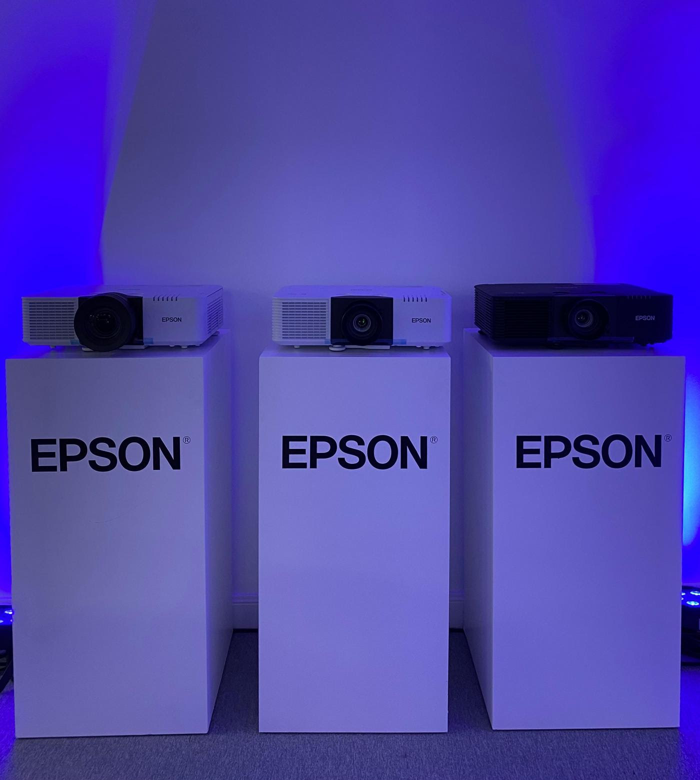 Epson presenta una nueva generación de proyectores láser PowerLite: más ...
